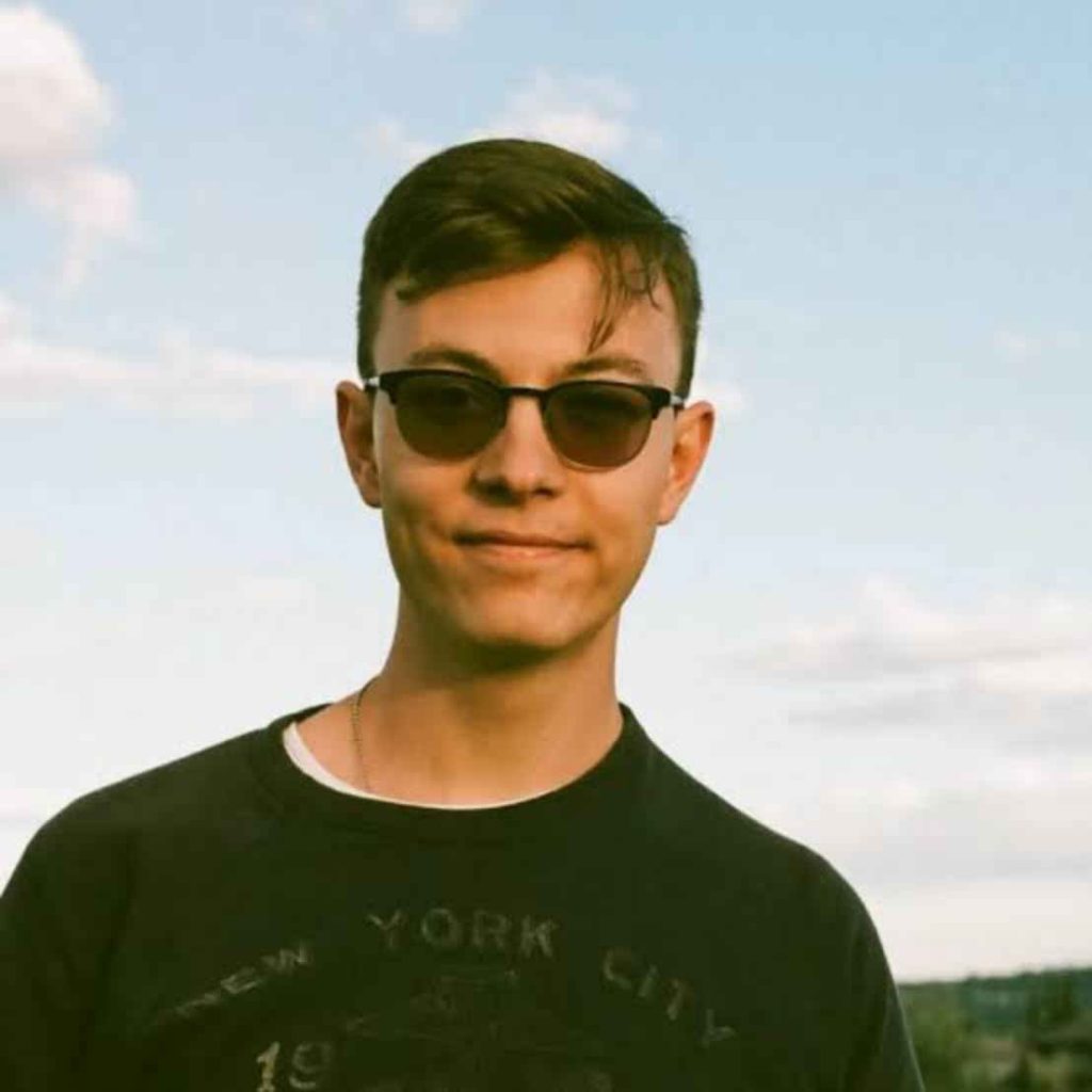 Noah Pacina Bio: Hayley Wickenheiser Son - MySportDab